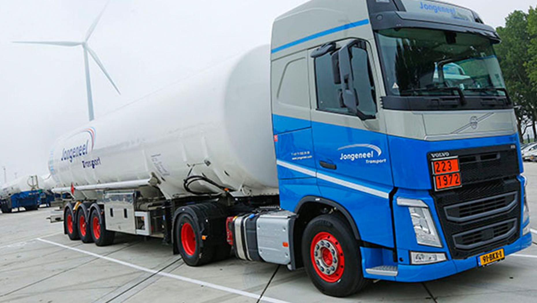 First Volvo LNG trucks are ‘cooking on gas’ in the Netherlands