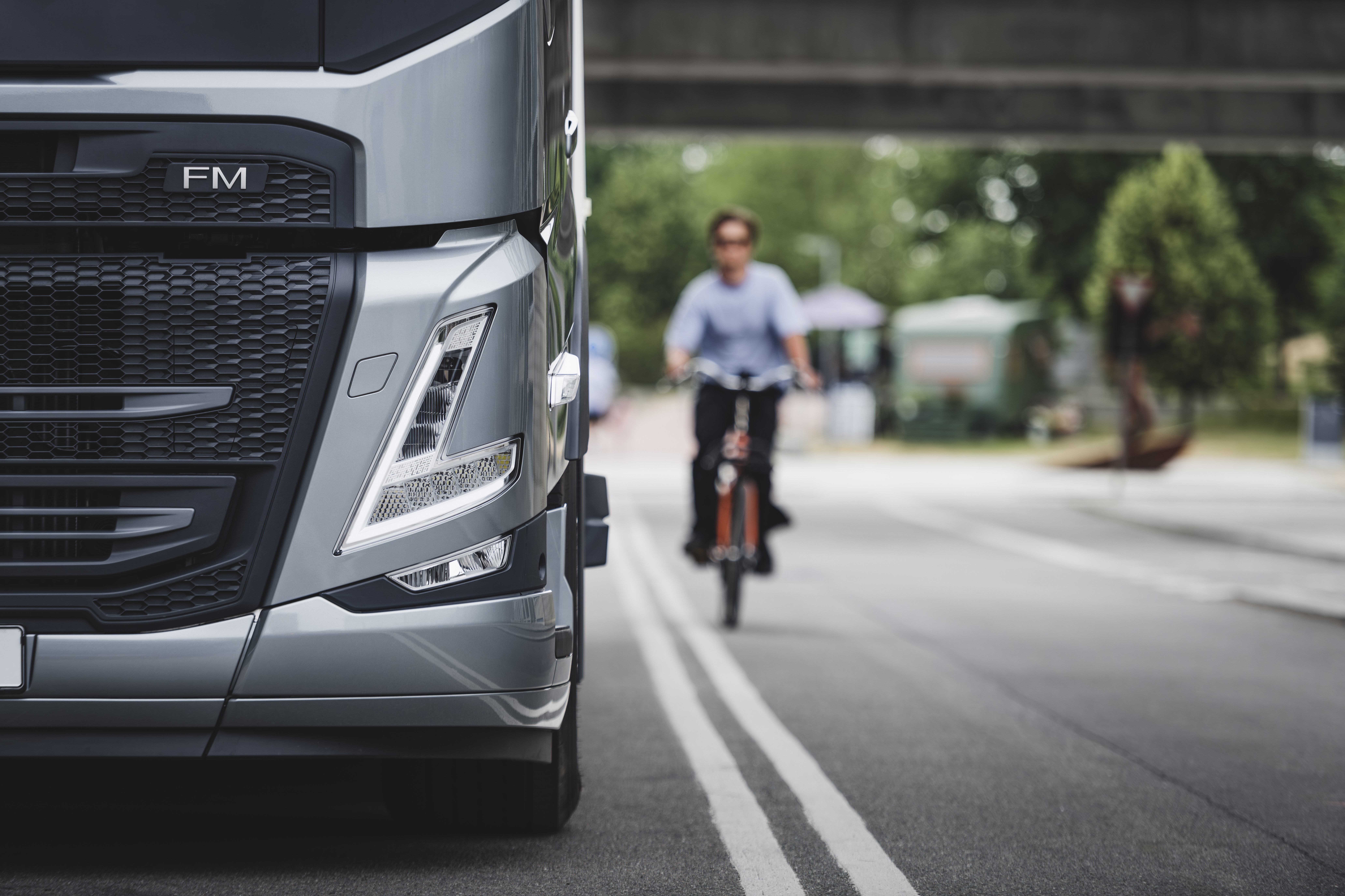Volvo Trucks launches next-generation safety systems to protect ...