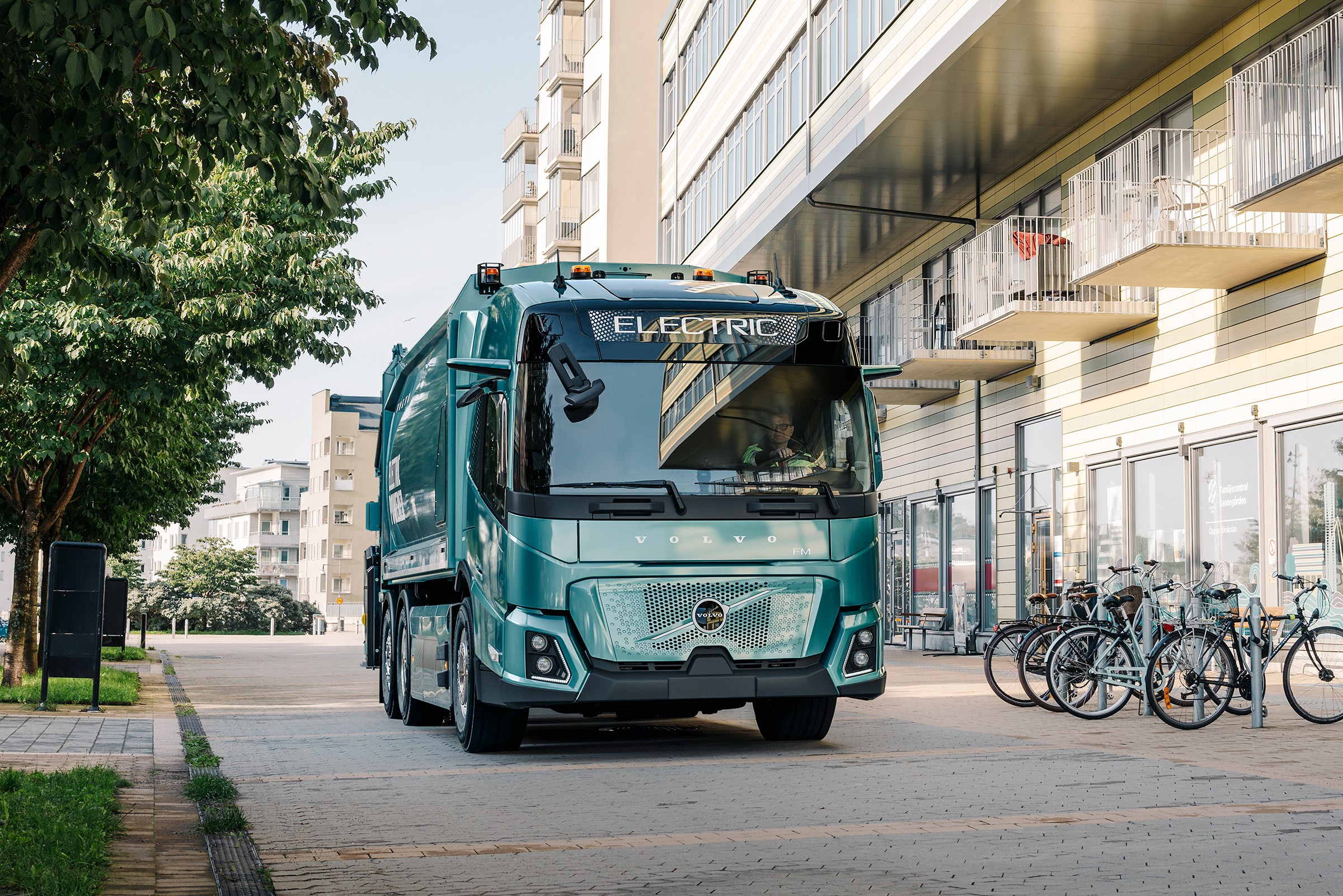 Volvo introduces its first ever electric-only truck – optimised for ...