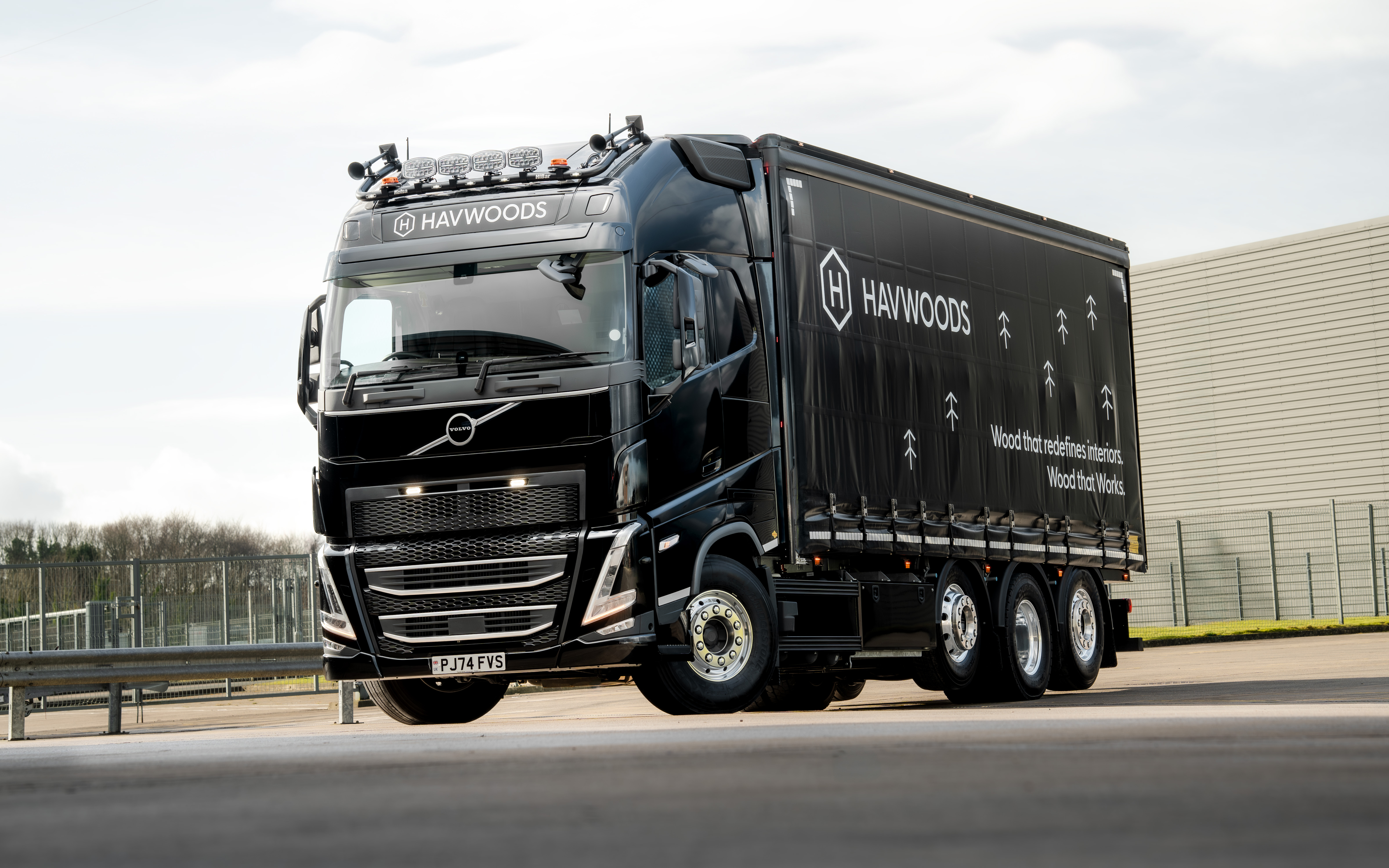 Havwoods' new Volvo FH 8x2 tridem rigid makes a bold statement